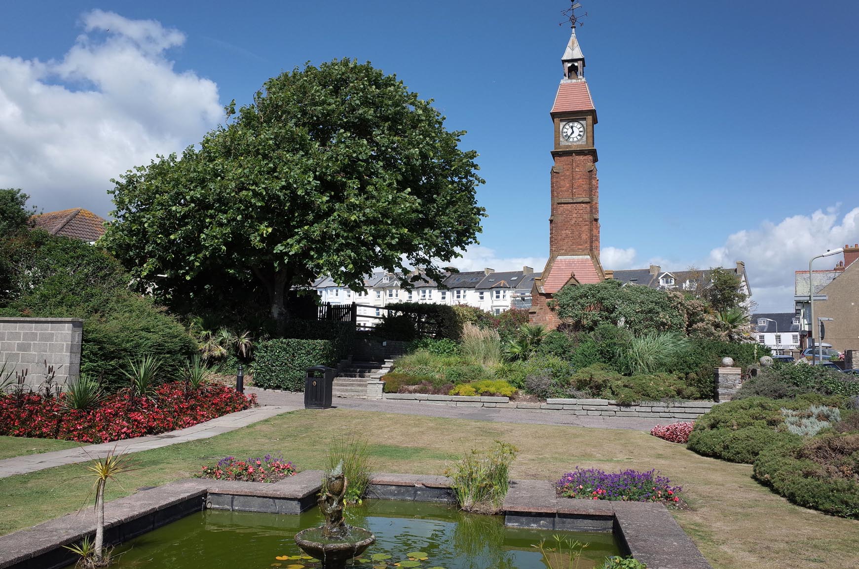 epw039700 ENGLAND (1932). The beach and the town centre, Seaton, 1932 ...